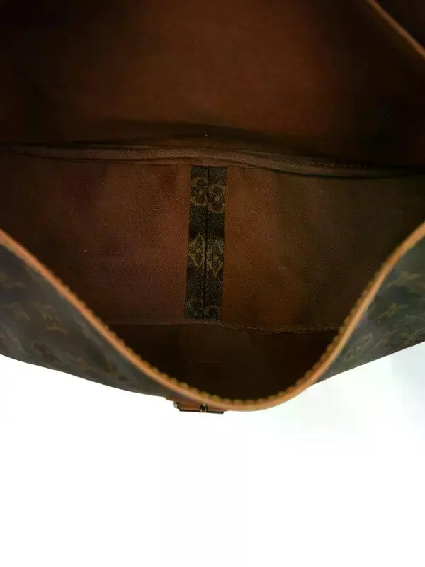 LOUIS VUITTON 1990 Monogram Saumur 35 Crossbody Bag