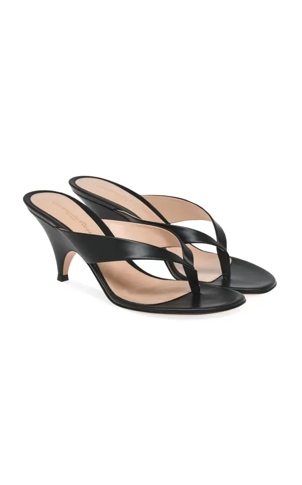 GIANVITO ROSSI Sofia Leather Thong Sandals - Black
