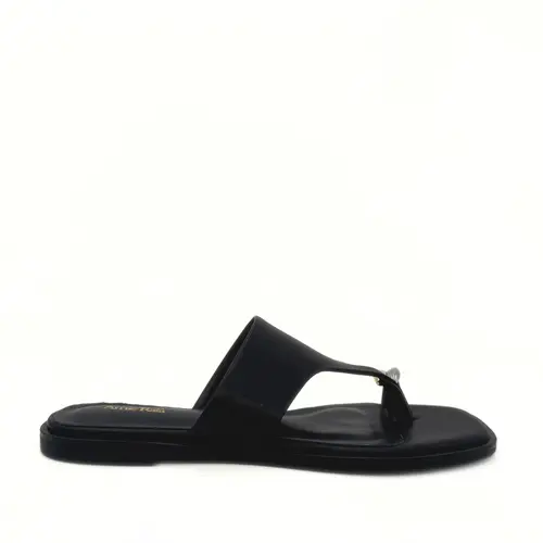 AMIE RAFA Cece Thong Sandals - Black