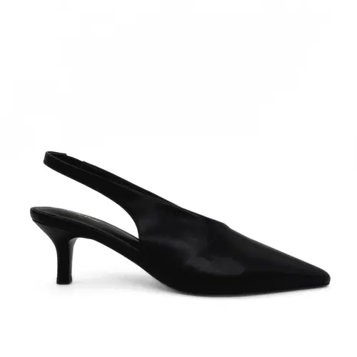 AMIE RAFA Alix Slingback Pumps - Black