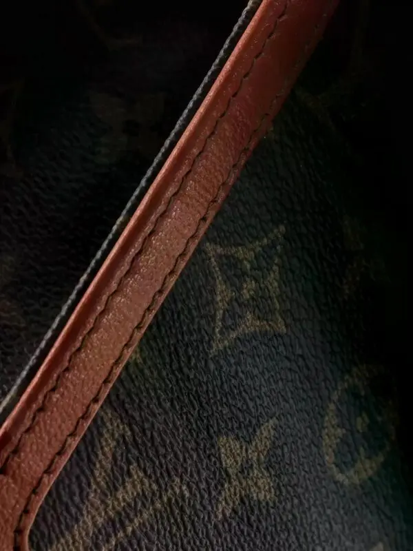 LOUIS VUITTON Dame Pochette Monogram Canvas Gm Clutch Bag - Brown