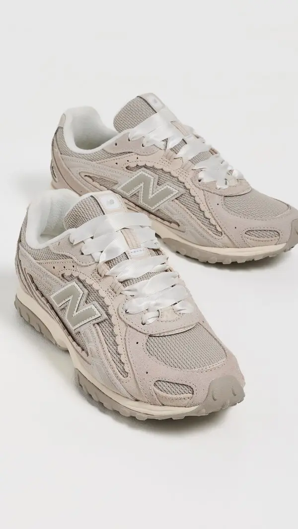 NEW BALANCE 204l Sneakers - White/beige