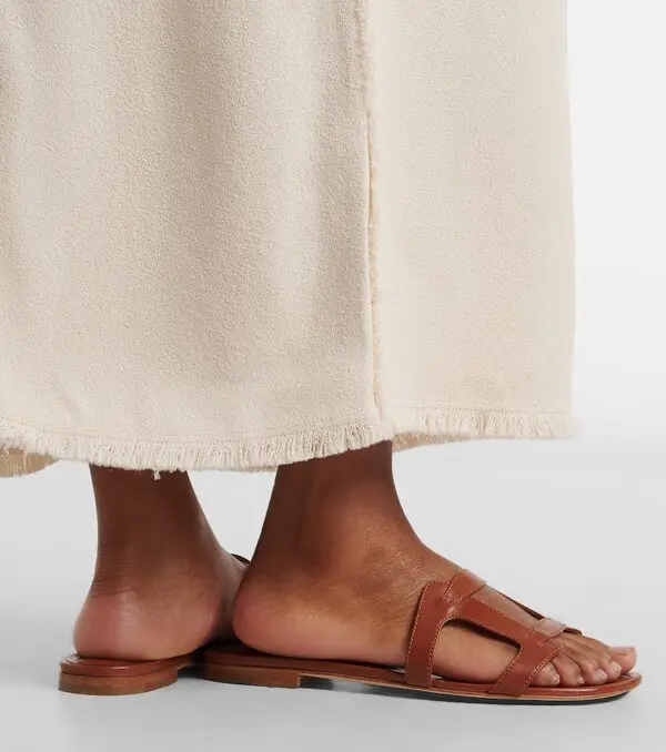 Manolo Blahnik Grellanuflat Leather Sandals - Brown