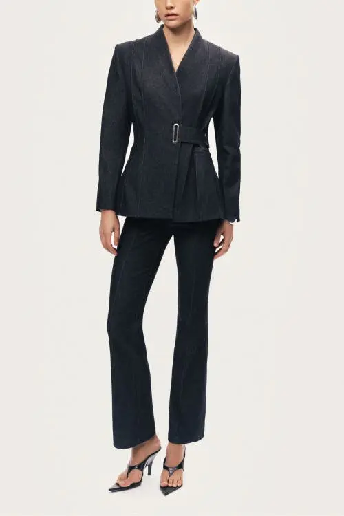 NOCTURNE Sharply Tailored Belt Detailed Blazer
