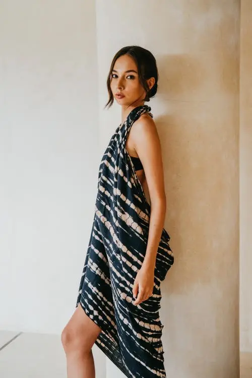 Pink Haley Beach Hand-dyed Sarong - Black