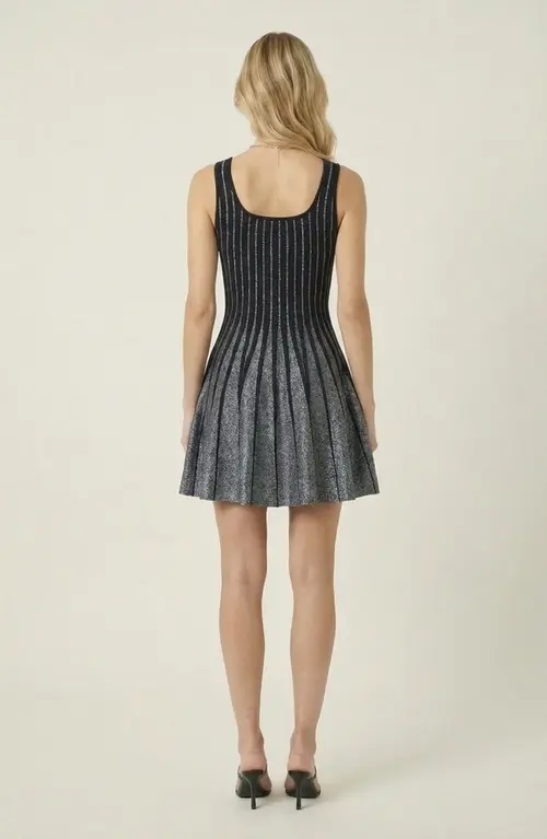 MODENAIRE Sleeveless Knit Mini Dress