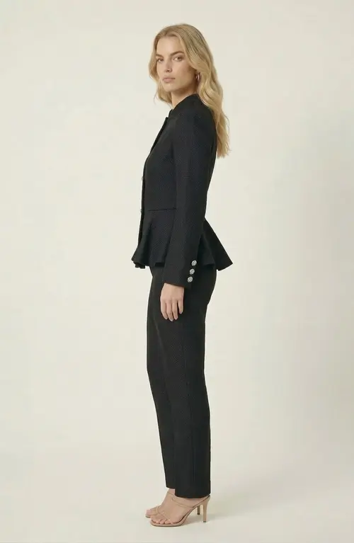 MODENAIRE Textured Peplum Blazer