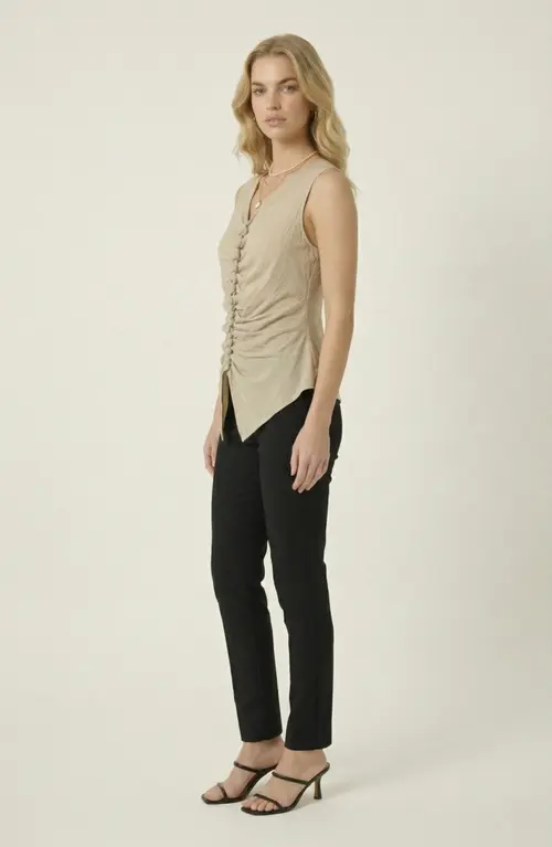 MODENAIRE Ruched Sleeveless V-neck Top With Pointed Hem