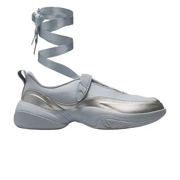 JORDAN Wmns Pointe Sneakers - Silver