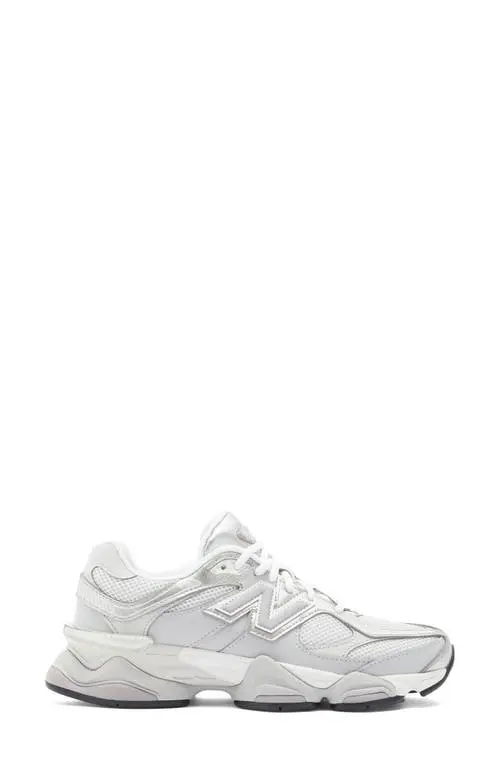 NEW BALANCE 9060 Sneaker