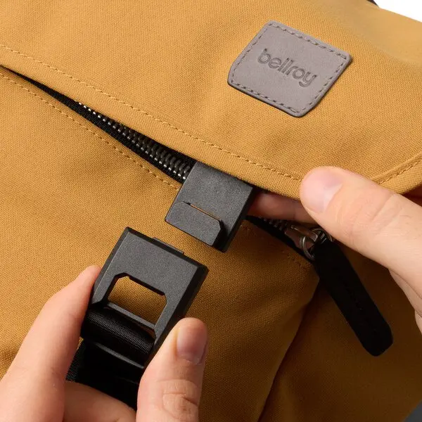 Bellroy Classic Messenger Bag - Camel