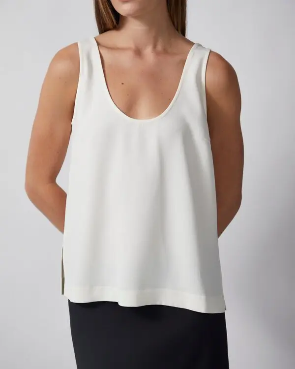 WAKAKUU Chez Sleeveless Top - Offwhite