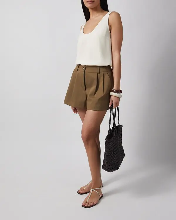 WAKAKUU Tailored Shorts With Pleats - Khaki