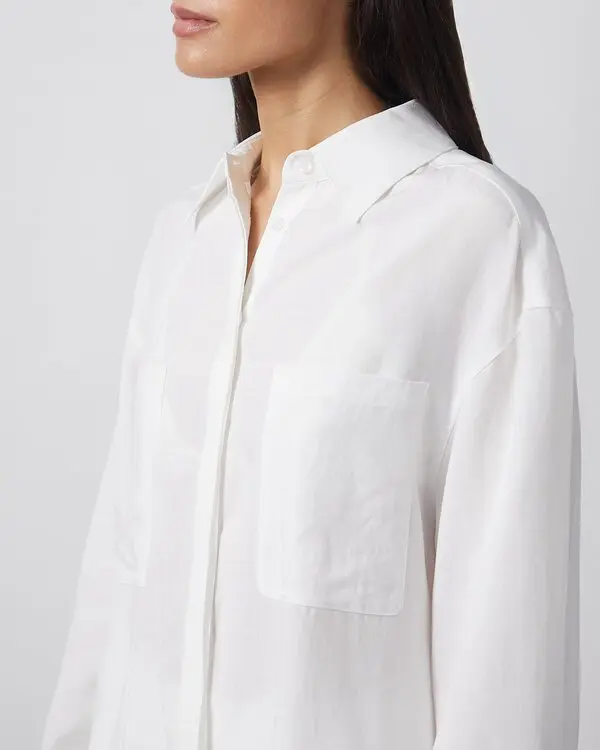 WAKAKUU Oversized Cotton Shirt With Classic Collar And Chest Pockets - White