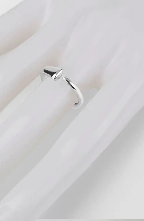 LUCY QUARTERMAINE Silver Icicle Adjustable Open Ring