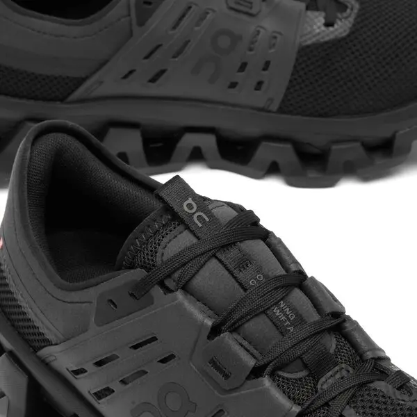 On Cloudswift Amp Performance Sneakers - Black/black