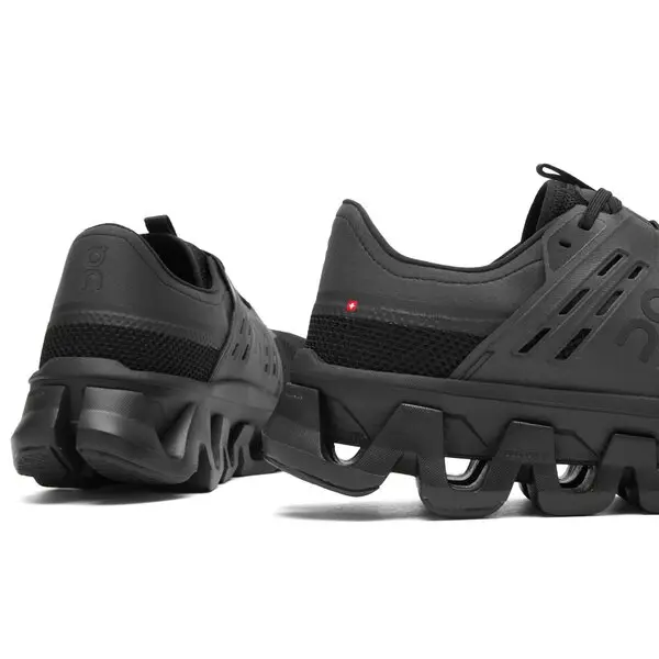 On Cloudswift Amp Performance Sneakers - Black/black