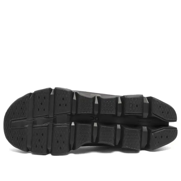 On Cloudswift Amp Performance Sneakers - Black/black