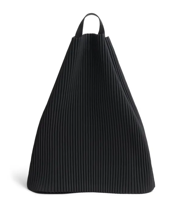 Issey Miyake Drawstring Pleated Shoulder Bag - Black