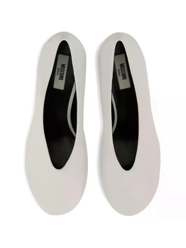 Moschino Round-toe Pumps - White