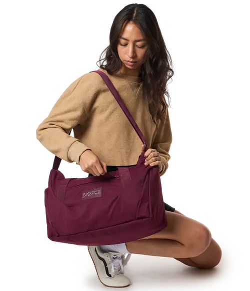 JANSPORT Recharge Medium Gym Bag - Cherry Lacquer