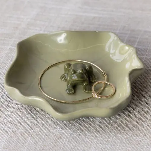 TRANSPAC Ceramic Lily Pad Dish With Frog For Spring Tabletop Decor