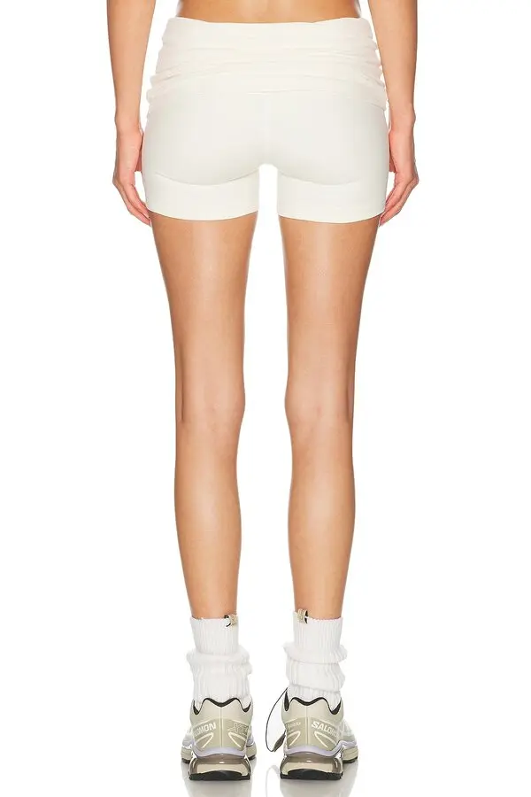 437 The Practice Short - Cream