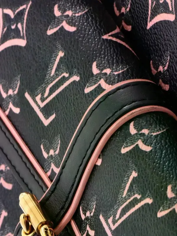 LOUIS VUITTON Onthego Monogram Canvas Mm Tote Bag