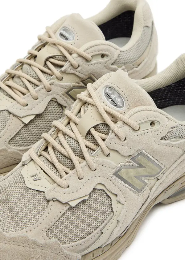 NEW BALANCE 2002r Panelled Sneakers - Beige