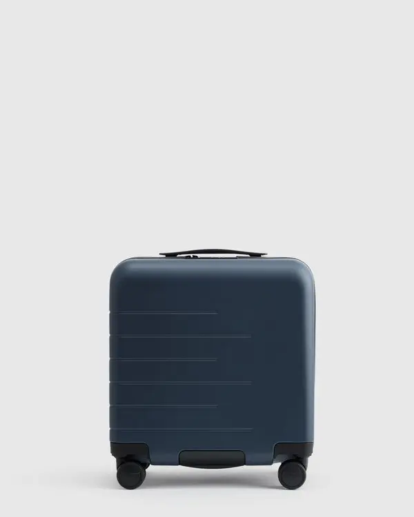Quince Compact Carry-on Suitcase - Navy