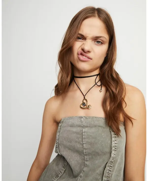 UNODE50 Long Pendant Necklace With -plated Heart And Black Crystal