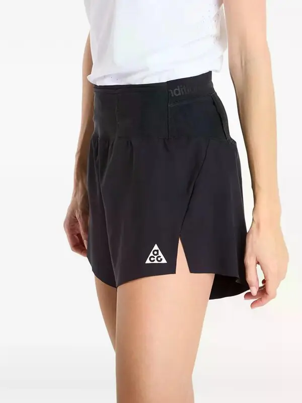 Nike Logo-patch Shorts