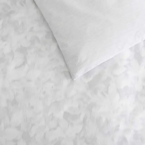 Vera Wang Nebulous Flower Cotton 3 Piece Comforter Set, Queen