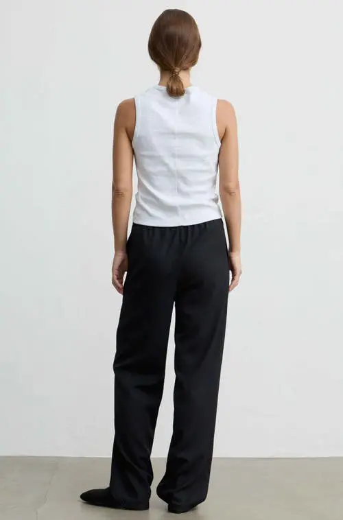 Almina Concept Classic Round Neck Tank
