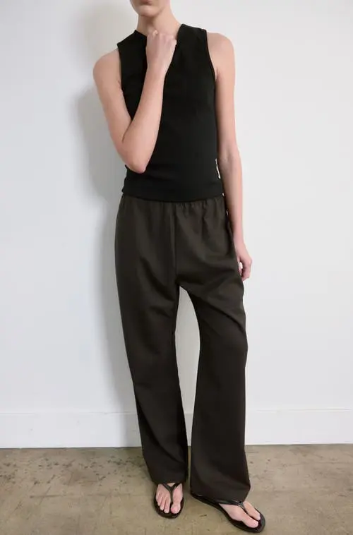Almina Concept High V-neck Tank