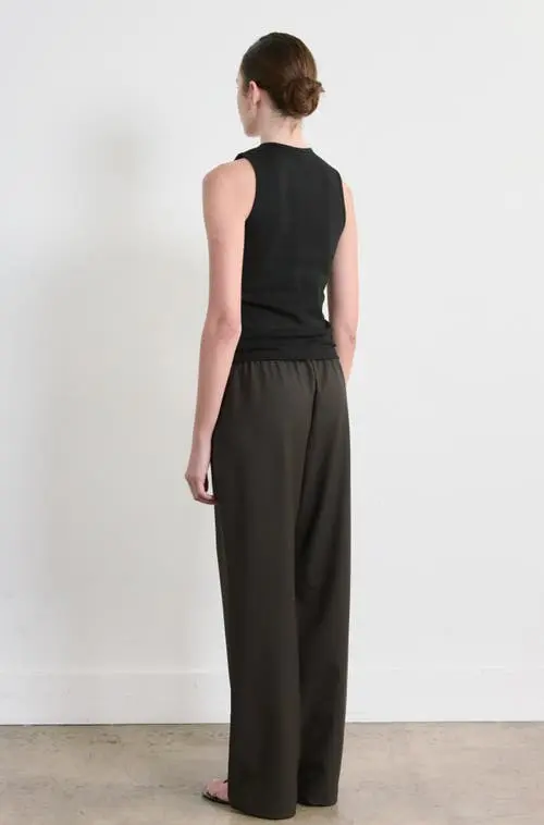 Almina Concept High V-neck Tank