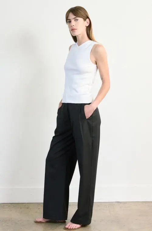 Almina Concept High V-neck Tank - White