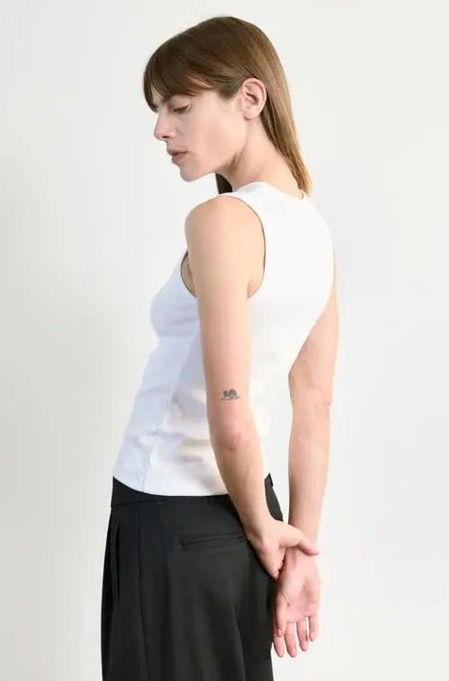 Almina Concept High V-neck Tank - White