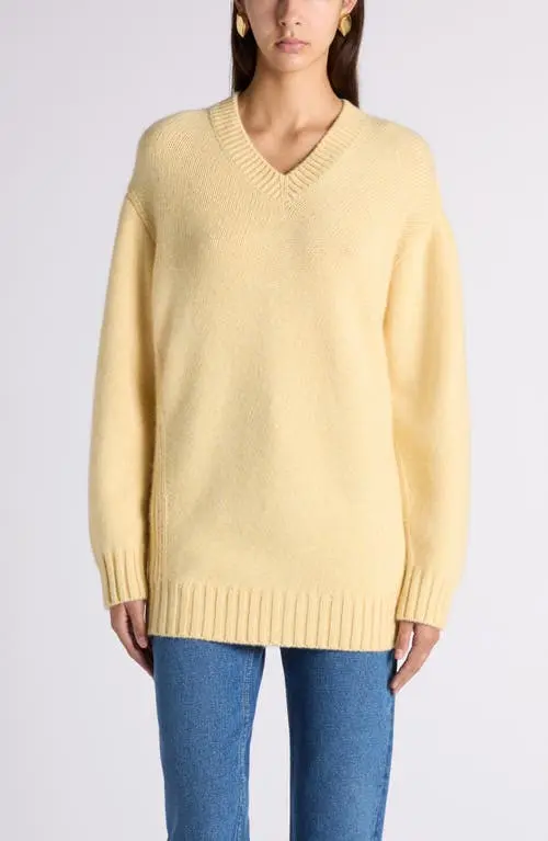 Bottega Veneta Twisted V-neck Cashmere Sweater - 9311 Butter