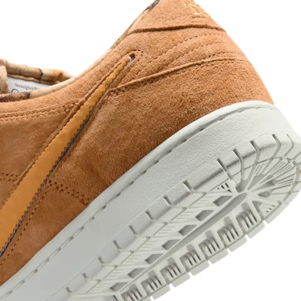 Nike Dunk Low Pro Skate Shoes - Brown
