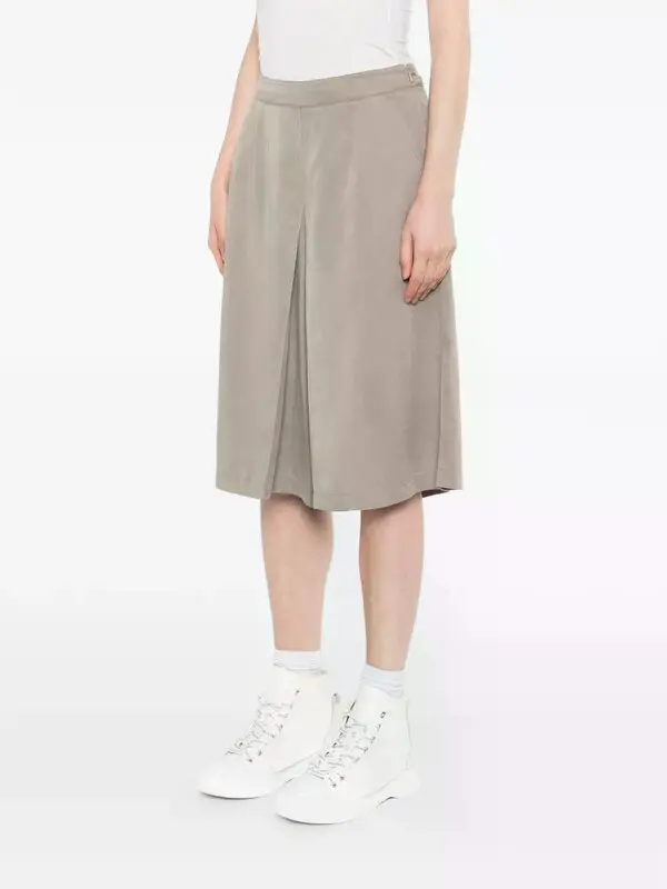 AGNES B. Pleated Shorts