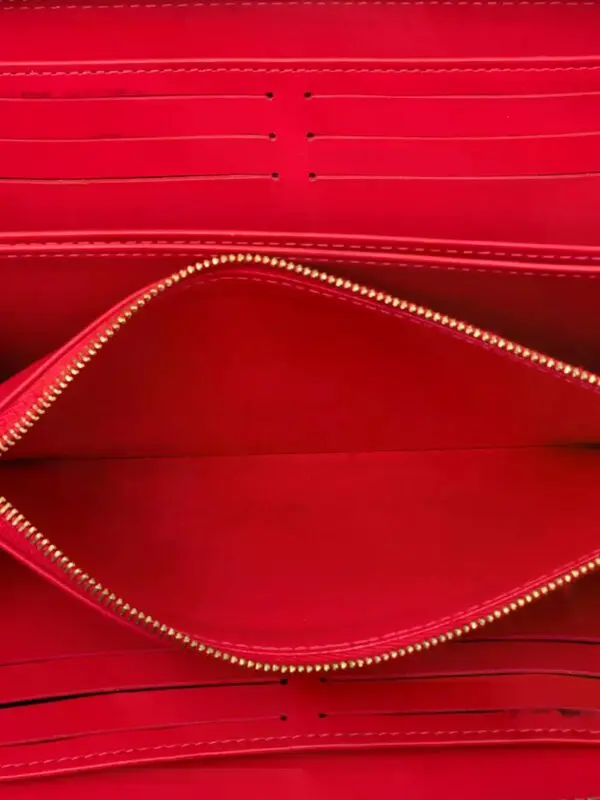 LOUIS VUITTON 2016 Monogram Vernis Zippy Wallet Long Wallets - Red