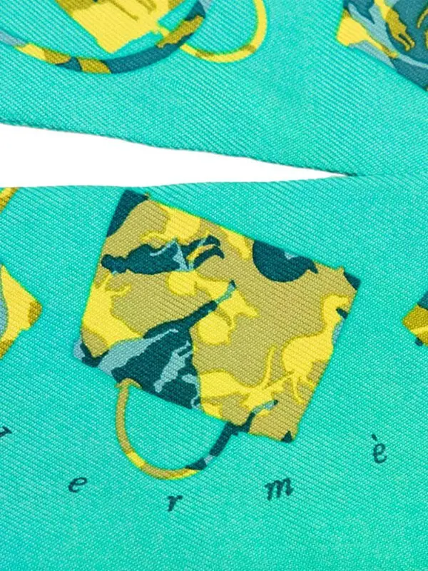Hermès 2000-2026 Kelly En Caleche Silk Twilly Scarf Scarves - Blue