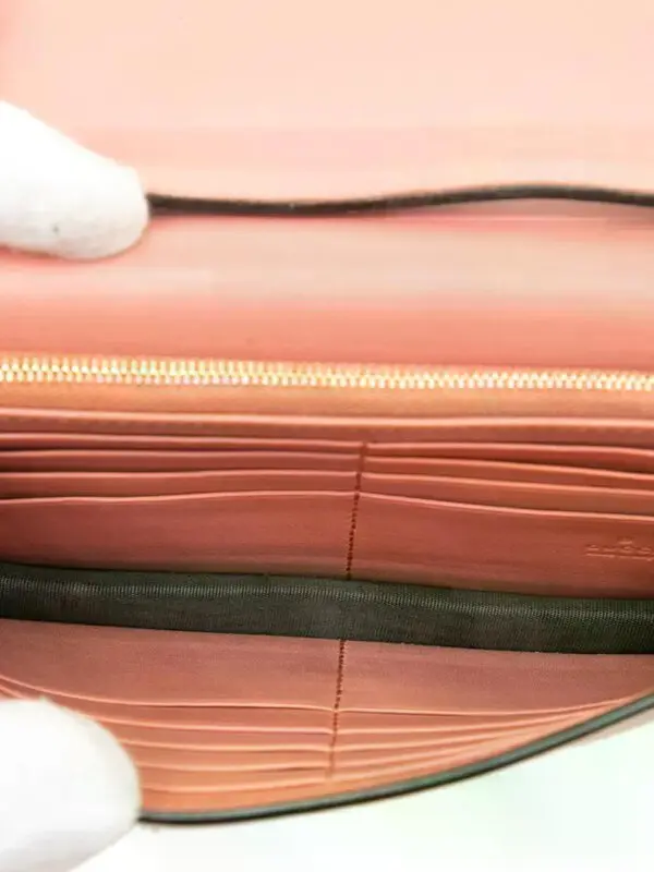 Gucci Leather Interlocking G Wallet On Strap - Pink