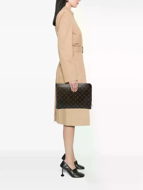 LOUIS VUITTON 2018 Monogram Etui Voyage Mm Clutch - Brown