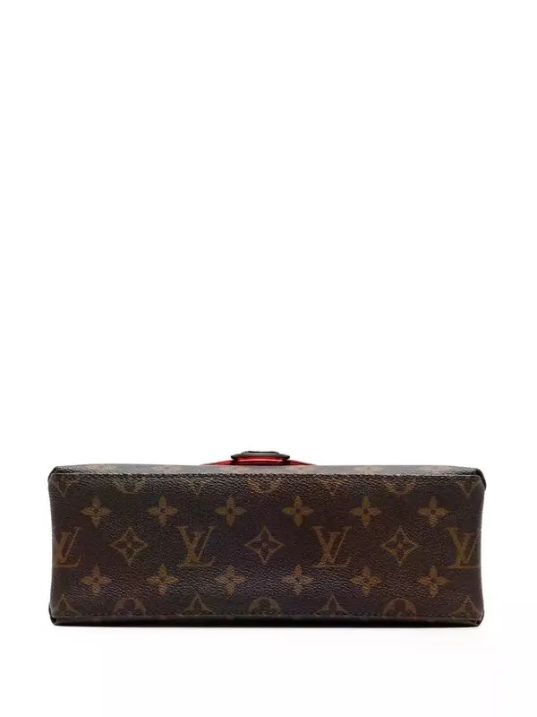 LOUIS VUITTON 2017 Monogram Epi Saint Michel Crossbody Bag