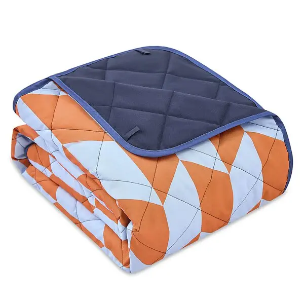 HUNTER LUGGAGE Hunter Foldable 60 X 72 Outdoor Blanket With Easy Carry Handles - Reading Geometric