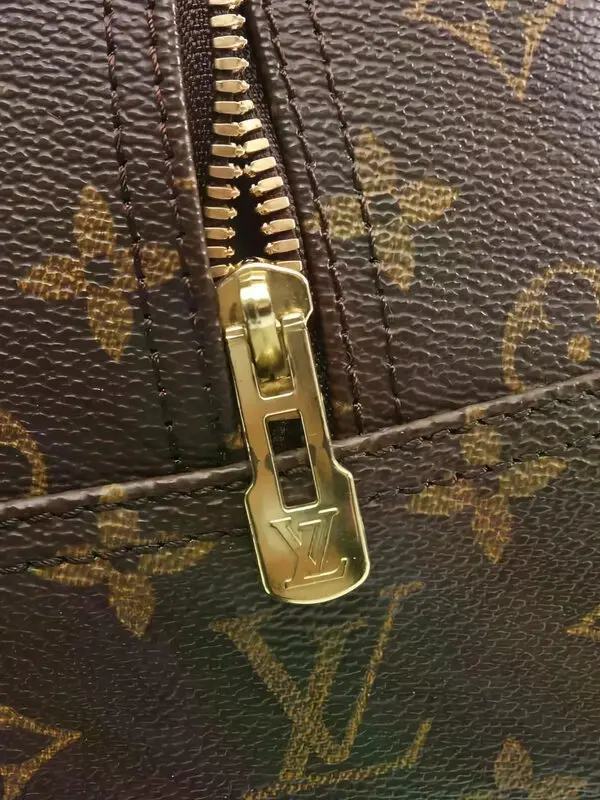 LOUIS VUITTON 2000s Deauville Monogram Duffle Bag