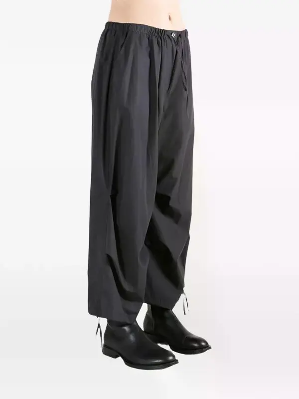 AMOMENTO Drawstring Capri Trousers