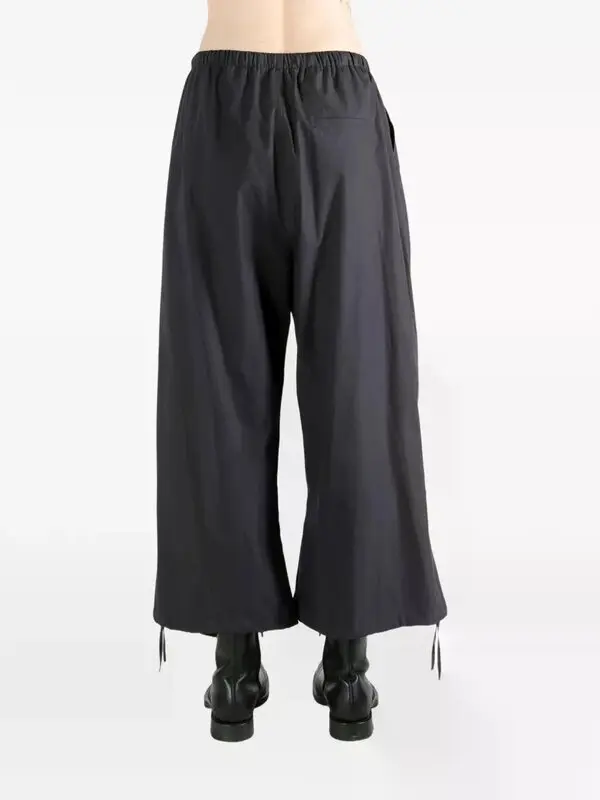 AMOMENTO Drawstring Capri Trousers